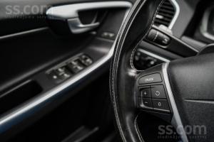 Melns Volvo XC60 2014 Ogre, ar dzinēja tilpumu 2.00 L un nobraukumu 188 tūkst. km par 14500 €, foto 18 vietnē AUTOMOTO.COM.LV