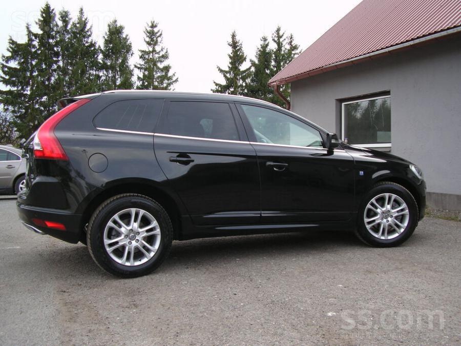 Melns Volvo XC60 2014 Rīga, ar dzinēja tilpumu 2.40 L un nobraukumu 0 tūkst. km par 15350 €, foto 4 vietnē AUTOMOTO.COM.LV