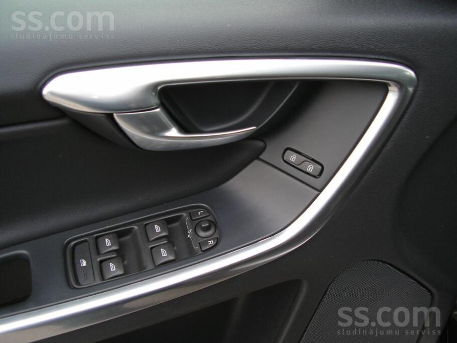 Melns Volvo XC60 2014 Rīga, ar dzinēja tilpumu 2.40 L un nobraukumu 0 tūkst. km par 15350 €, foto 21 vietnē AUTOMOTO.COM.LV