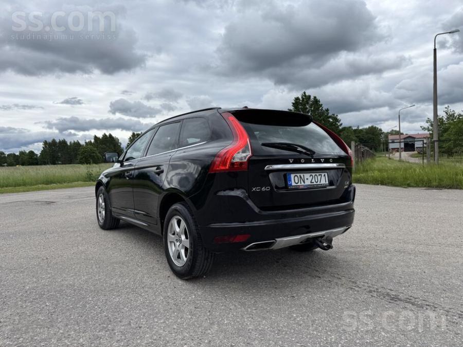 Black Volvo XC60 2014 in Cesis, with an engine capacity of 2.40 L and mileage of 0 thousand km for 11500 €, photo 9 on AUTOMOTO.COM.LV