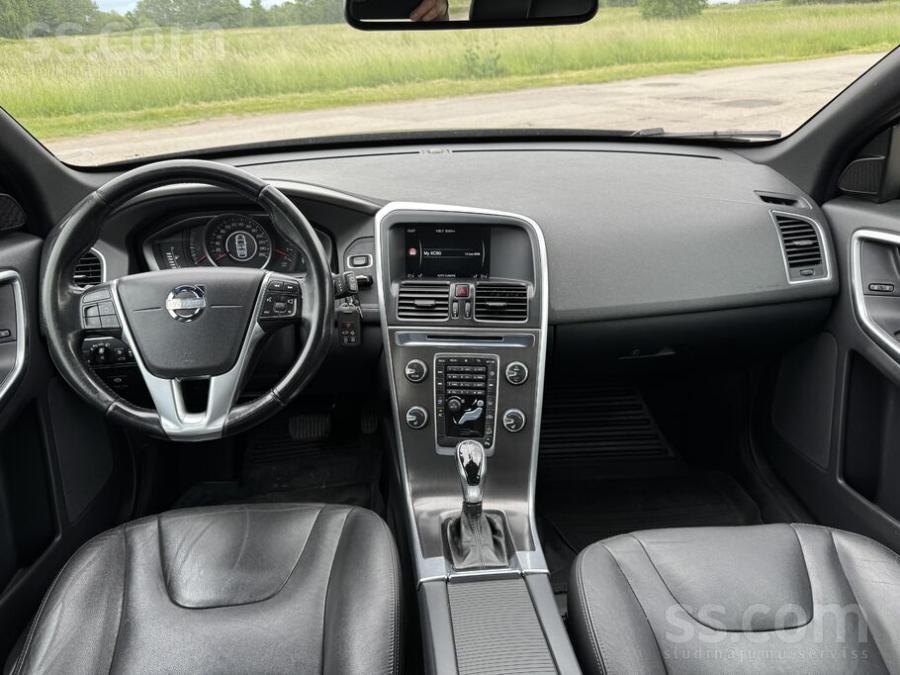Black Volvo XC60 2014 in Cesis, with an engine capacity of 2.40 L and mileage of 0 thousand km for 11500 €, photo 16 on AUTOMOTO.COM.LV
