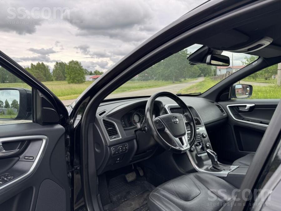 Black Volvo XC60 2014 in Cesis, with an engine capacity of 2.40 L and mileage of 0 thousand km for 11500 €, photo 22 on AUTOMOTO.COM.LV