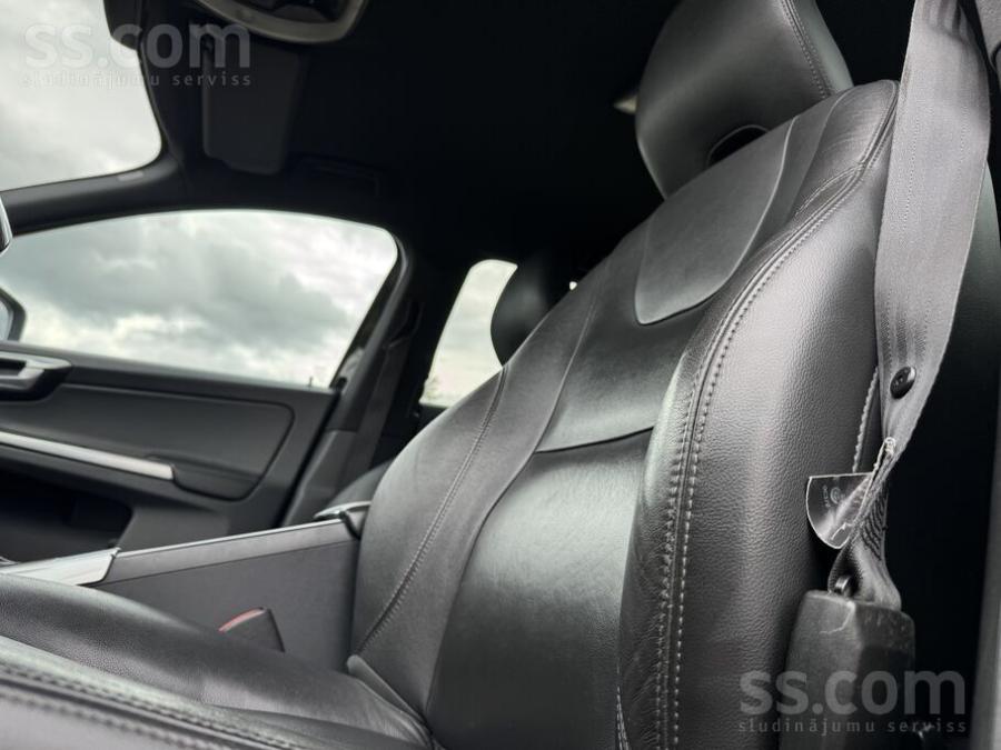 Black Volvo XC60 2014 in Cesis, with an engine capacity of 2.40 L and mileage of 0 thousand km for 11500 €, photo 24 on AUTOMOTO.COM.LV
