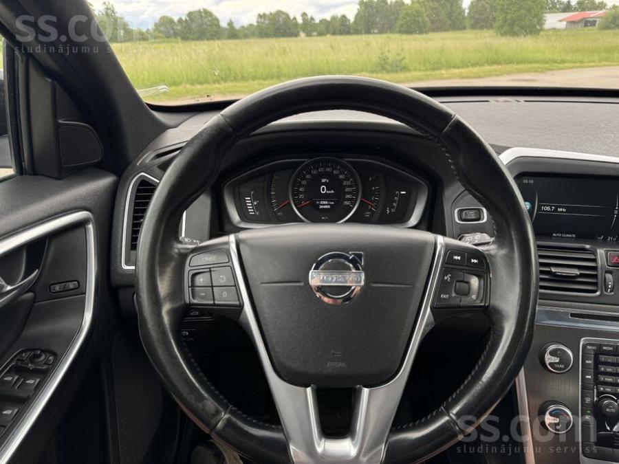 Black Volvo XC60 2014 in Cesis, with an engine capacity of 2.40 L and mileage of 0 thousand km for 11500 €, photo 27 on AUTOMOTO.COM.LV