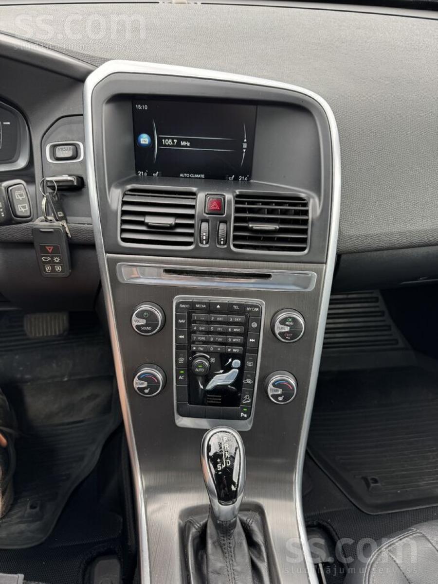 Black Volvo XC60 2014 in Cesis, with an engine capacity of 2.40 L and mileage of 0 thousand km for 11500 €, photo 28 on AUTOMOTO.COM.LV