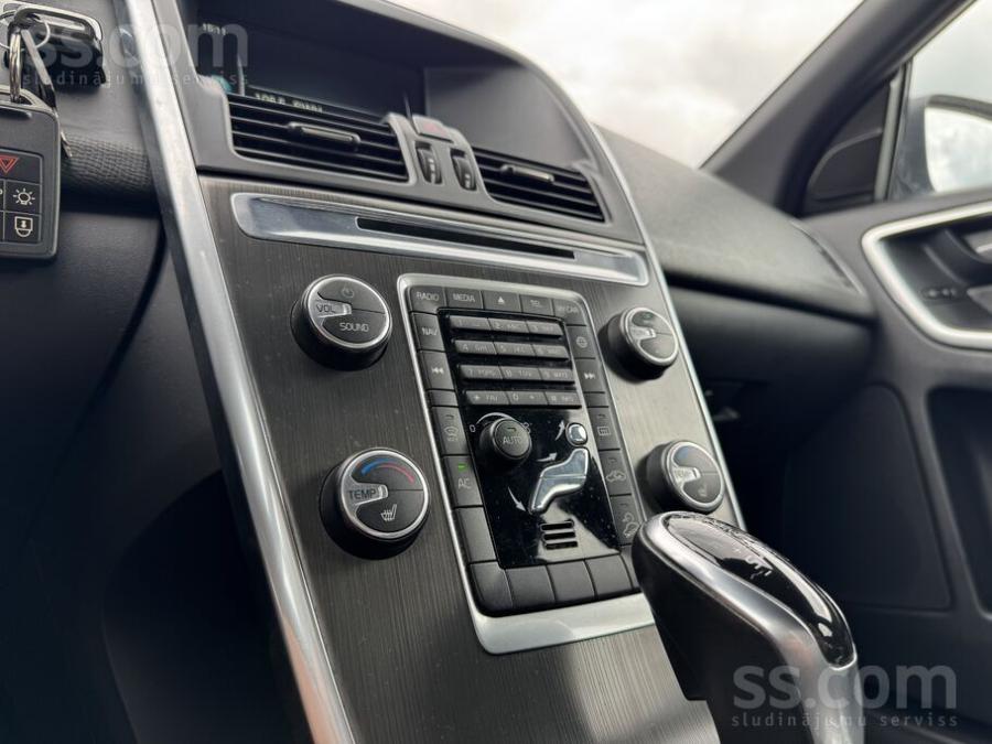 Black Volvo XC60 2014 in Cesis, with an engine capacity of 2.40 L and mileage of 0 thousand km for 11500 €, photo 29 on AUTOMOTO.COM.LV