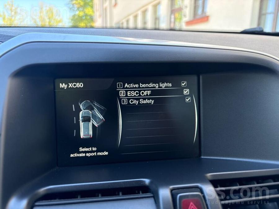 Melns Volvo XC60 2014 Jelgava, ar dzinēja tilpumu 2.40 L un nobraukumu 279 tūkst. km par 11200 €, foto 10 vietnē AUTOMOTO.COM.LV