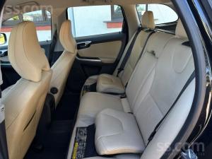 Melns Volvo XC60 2014 Jelgava, ar dzinēja tilpumu 2.40 L un nobraukumu 279 tūkst. km par 11200 €, foto 12 vietnē AUTOMOTO.COM.LV