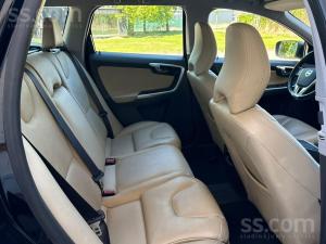 Melns Volvo XC60 2014 Jelgava, ar dzinēja tilpumu 2.40 L un nobraukumu 279 tūkst. km par 11200 €, foto 17 vietnē AUTOMOTO.COM.LV