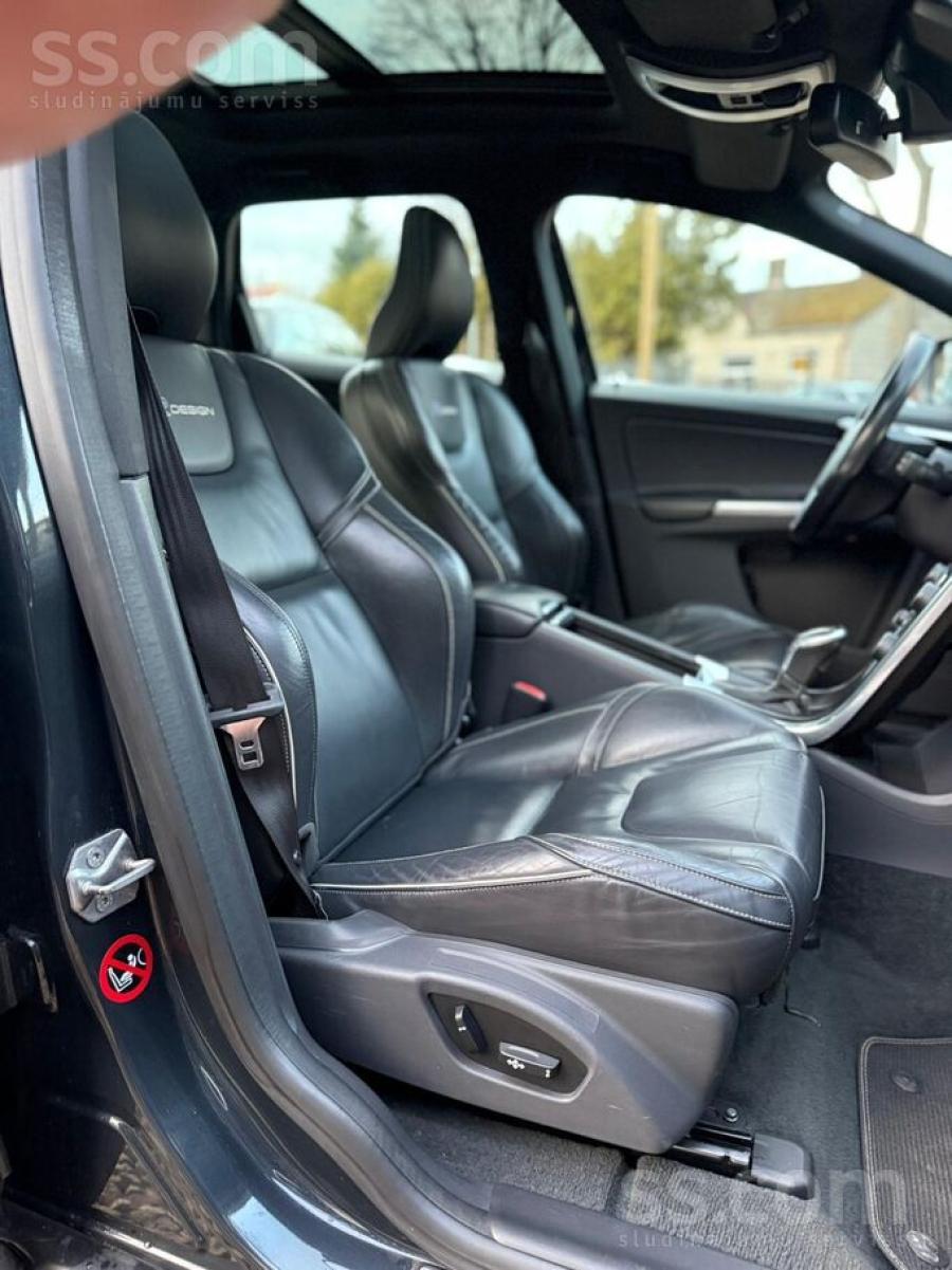 Melns Volvo XC60 2014 Rīga, ar dzinēja tilpumu 2.00 L un nobraukumu 253 tūkst. km par 13500 €, foto 15 vietnē AUTOMOTO.COM.LV
