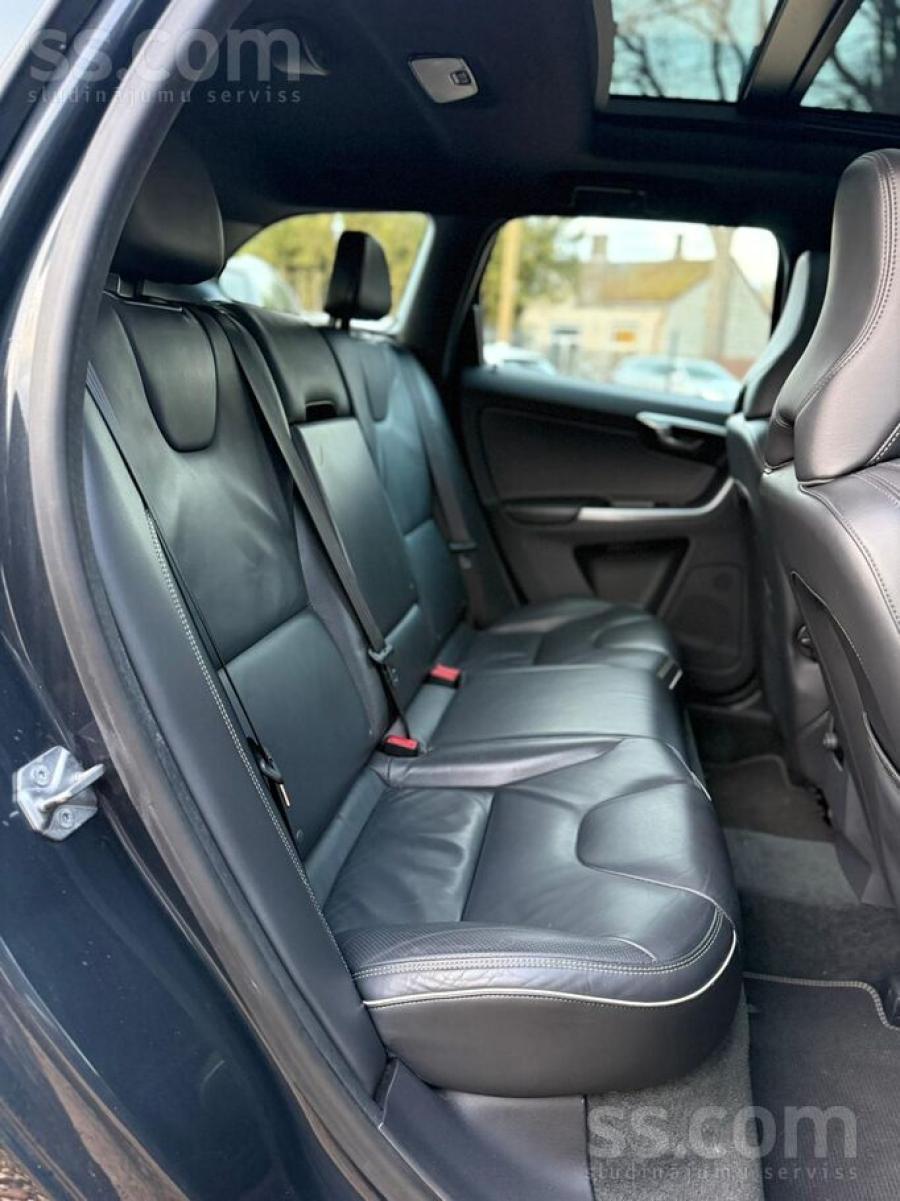 Melns Volvo XC60 2014 Rīga, ar dzinēja tilpumu 2.00 L un nobraukumu 253 tūkst. km par 13500 €, foto 17 vietnē AUTOMOTO.COM.LV