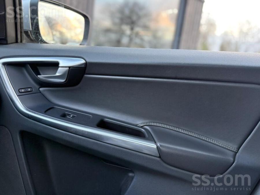 Melns Volvo XC60 2014 Rīga, ar dzinēja tilpumu 2.00 L un nobraukumu 253 tūkst. km par 13500 €, foto 23 vietnē AUTOMOTO.COM.LV