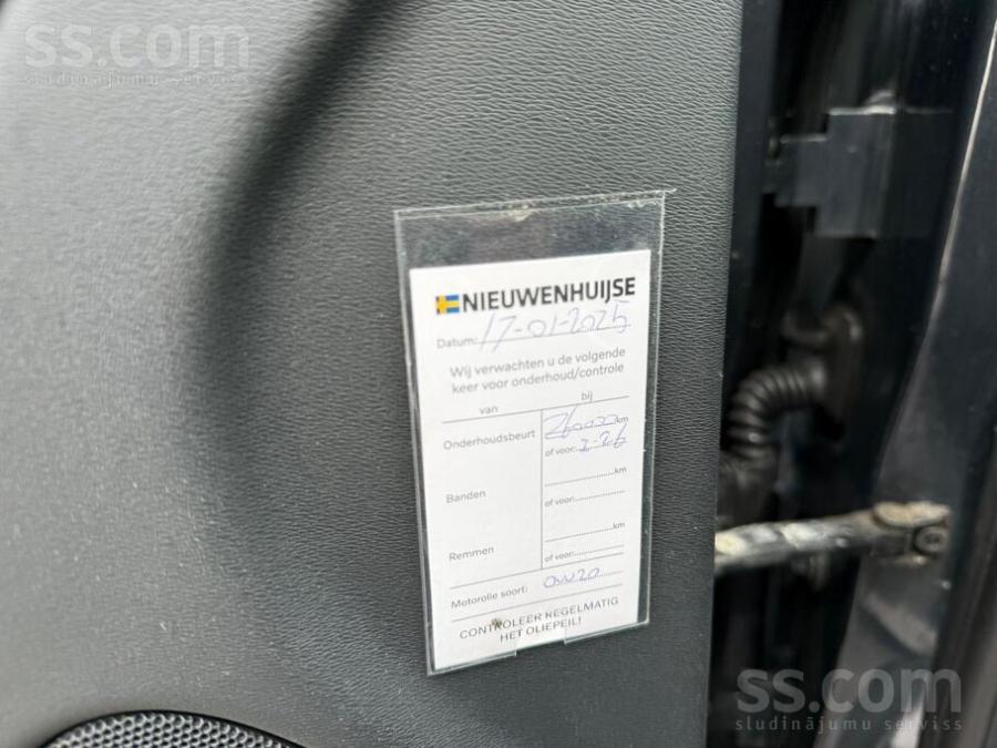 Melns Volvo XC60 2014 Rīga, ar dzinēja tilpumu 2.00 L un nobraukumu 253 tūkst. km par 13500 €, foto 33 vietnē AUTOMOTO.COM.LV