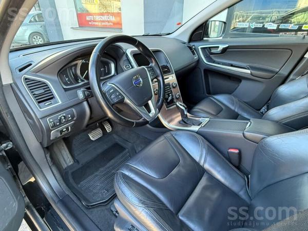Black Volvo XC60 2014 in Riga, with an engine capacity of 2.40 L and mileage of 269 thousand km for 12500 €, photo 7 on AUTOMOTO.COM.LV