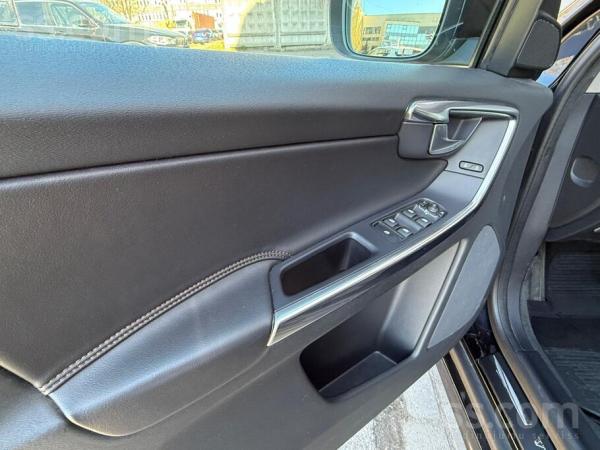 Black Volvo XC60 2014 in Riga, with an engine capacity of 2.40 L and mileage of 269 thousand km for 12500 €, photo 10 on AUTOMOTO.COM.LV