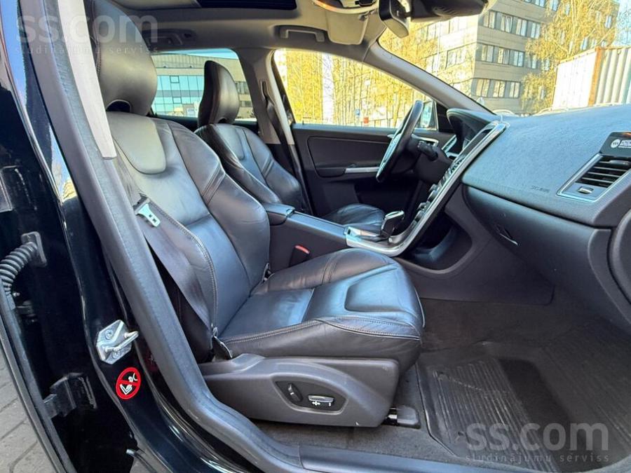 Melns Volvo XC60 2014 Rīga, ar dzinēja tilpumu 2.40 L un nobraukumu 269 tūkst. km par 12500 €, foto 20 vietnē AUTOMOTO.COM.LV