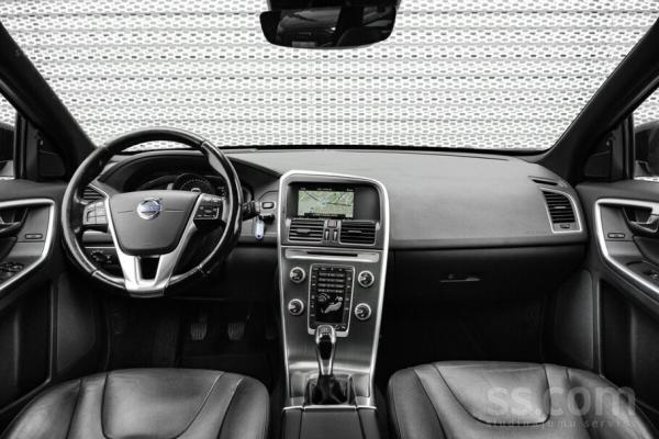 Black Volvo XC60 2014 in Riga, with an engine capacity of 2.00 L and mileage of 299 thousand km for 8700 €, photo 6 on AUTOMOTO.COM.LV