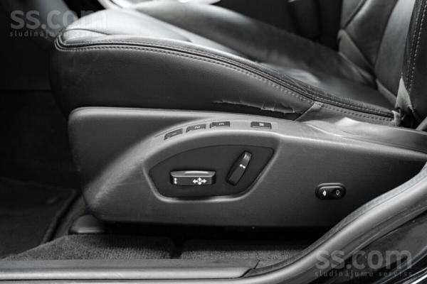 Black Volvo XC60 2014 in Riga, with an engine capacity of 2.00 L and mileage of 299 thousand km for 8700 €, photo 7 on AUTOMOTO.COM.LV