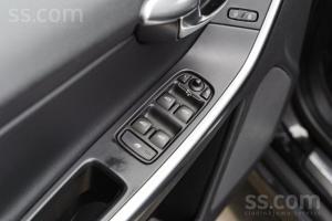 Melns Volvo XC60 2014 Rīga, ar dzinēja tilpumu 2.00 L un nobraukumu 299 tūkst. km par 8700 €, foto 10 vietnē AUTOMOTO.COM.LV