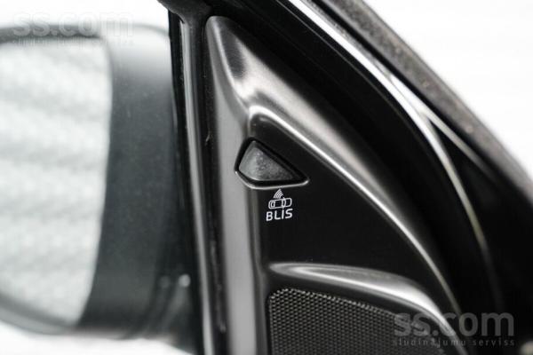 Black Volvo XC60 2014 in Riga, with an engine capacity of 2.00 L and mileage of 299 thousand km for 8700 €, photo 10 on AUTOMOTO.COM.LV