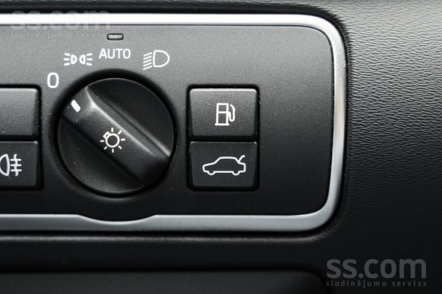 Melns Volvo XC60 2014 Rīga, ar dzinēja tilpumu 2.00 L un nobraukumu 299 tūkst. km par 8700 €, foto 15 vietnē AUTOMOTO.COM.LV