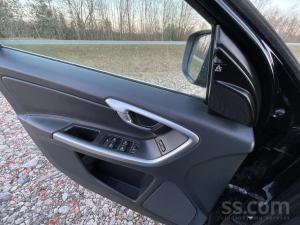 Black Volvo XC60 2014 in Cesis, with an engine capacity of 2.00 L and mileage of 0 thousand km for 10590 €, photo 9 on AUTOMOTO.COM.LV