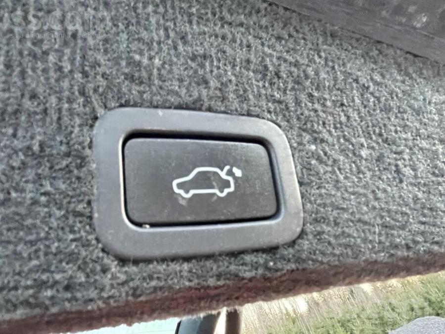 Black Volvo XC60 2014 in Cesis, with an engine capacity of 2.00 L and mileage of 0 thousand km for 10590 €, photo 15 on AUTOMOTO.COM.LV