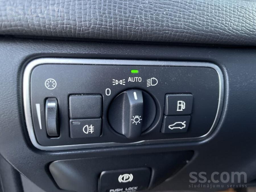 Black Volvo XC60 2014 in Cesis, with an engine capacity of 2.00 L and mileage of 0 thousand km for 10590 €, photo 21 on AUTOMOTO.COM.LV