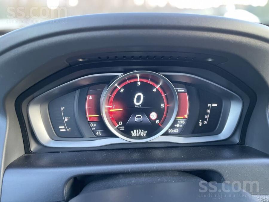 Black Volvo XC60 2014 in Cesis, with an engine capacity of 2.00 L and mileage of 0 thousand km for 10590 €, photo 22 on AUTOMOTO.COM.LV