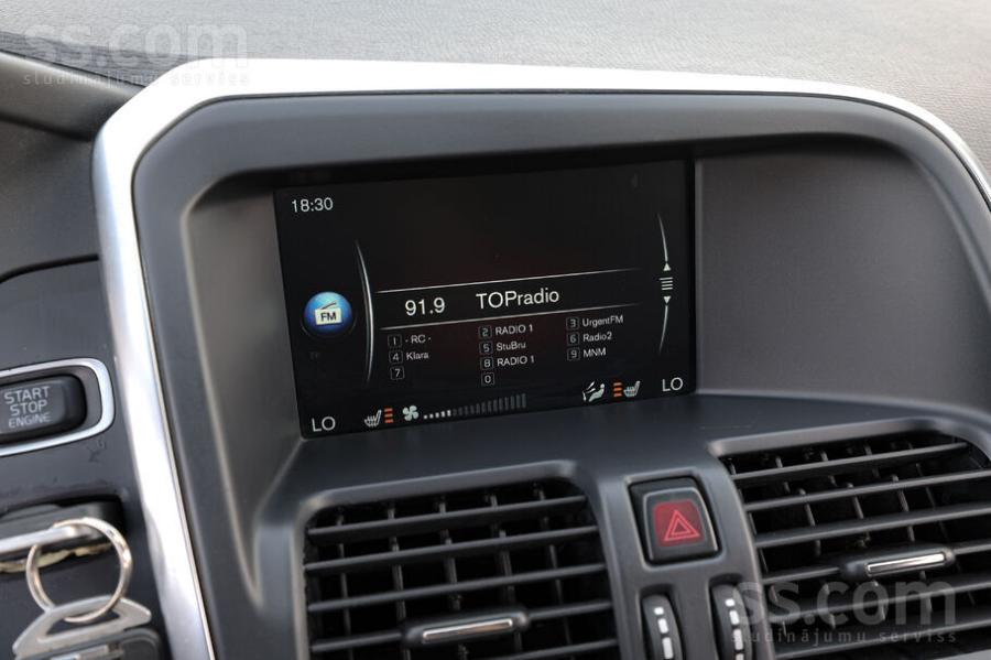 Black Volvo XC60 2014 in Jelgava, with an engine capacity of 2.40 L and mileage of 0 thousand km for 13850 €, photo 15 on AUTOMOTO.COM.LV