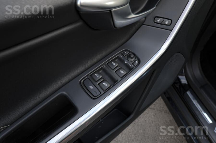 Black Volvo XC60 2014 in Jelgava, with an engine capacity of 2.40 L and mileage of 0 thousand km for 13850 €, photo 24 on AUTOMOTO.COM.LV