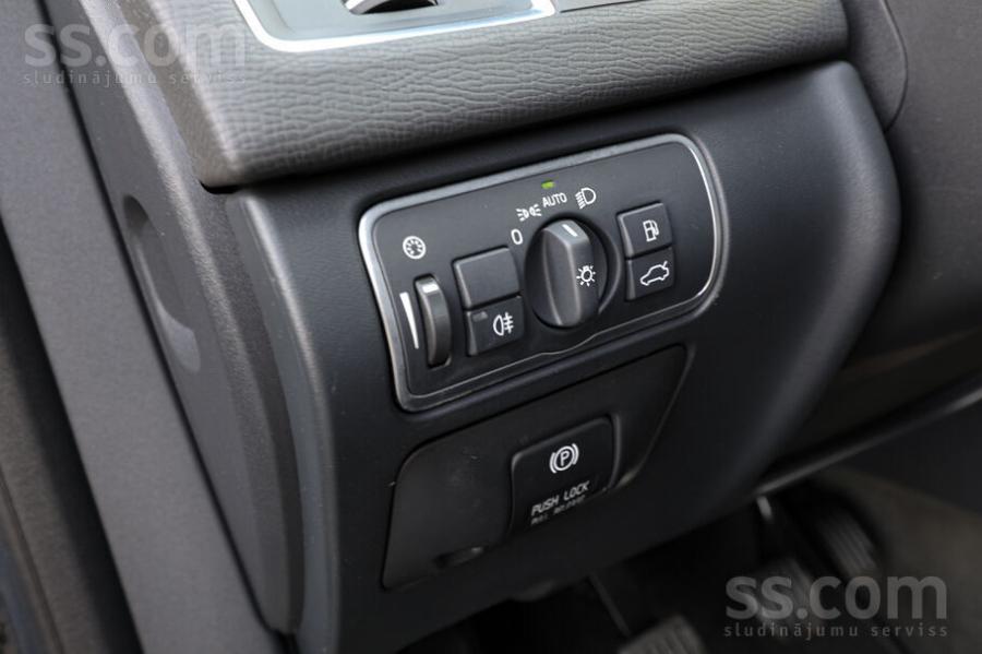 Black Volvo XC60 2014 in Jelgava, with an engine capacity of 2.40 L and mileage of 0 thousand km for 13850 €, photo 26 on AUTOMOTO.COM.LV
