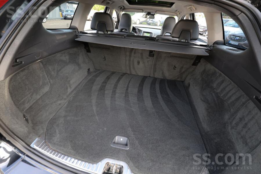 Black Volvo XC60 2014 in Jelgava, with an engine capacity of 2.40 L and mileage of 0 thousand km for 13850 €, photo 29 on AUTOMOTO.COM.LV