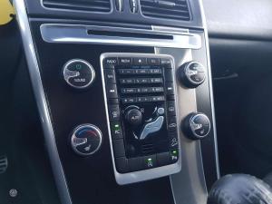 Black Volvo XC60 2014 in Pakruojis, with an engine capacity of 2.40 L and mileage of 253 thousand km for 12599 €, photo 12 on AUTOMOTO.COM.LV
