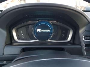 Black Volvo XC60 2014 in Pakruojis, with an engine capacity of 2.40 L and mileage of 253 thousand km for 12599 €, photo 16 on AUTOMOTO.COM.LV