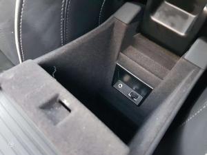 Black Volvo XC60 2014 in Pakruojis, with an engine capacity of 2.40 L and mileage of 253 thousand km for 12599 €, photo 22 on AUTOMOTO.COM.LV