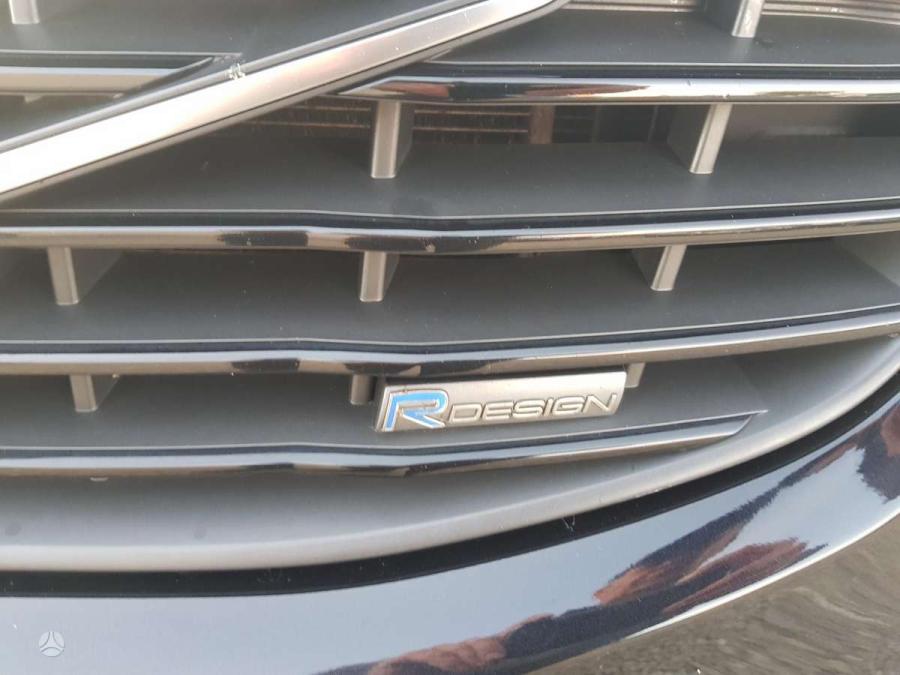 Black Volvo XC60 2014 in Pakruojis, with an engine capacity of 2.40 L and mileage of 253 thousand km for 12599 €, photo 23 on AUTOMOTO.COM.LV