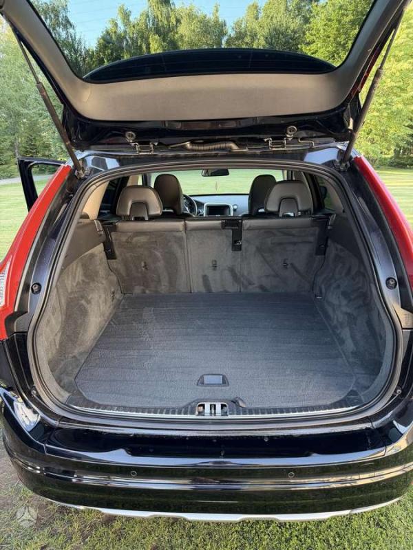 Melns Volvo XC60 2014 Šauļi, ar dzinēja tilpumu 3.19 L un nobraukumu 237 tūkst. km par 12300 €, foto 6 vietnē AUTOMOTO.COM.LV