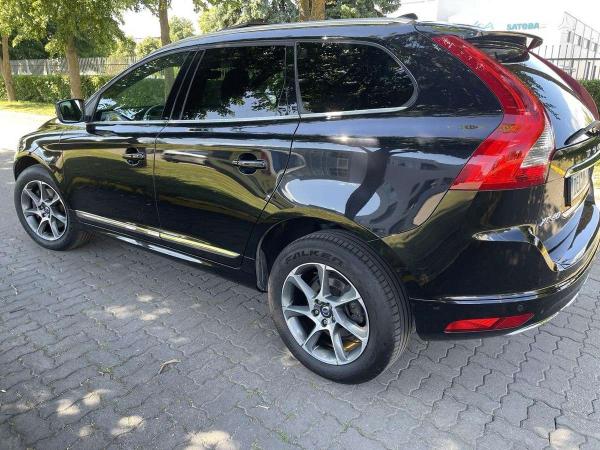 Melns Volvo XC60 2014 Marijampole, ar dzinēja tilpumu 2.40 L un nobraukumu 263 tūkst. km par 13650 €, foto 4 vietnē AUTOMOTO.COM.LV