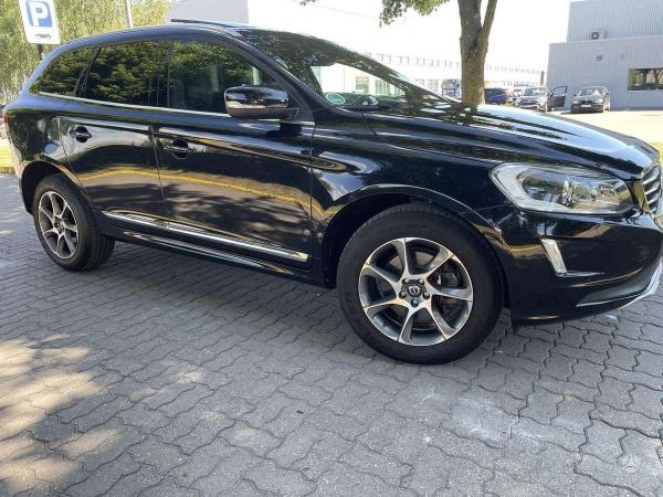 Melns Volvo XC60 2014 Marijampole, ar dzinēja tilpumu 2.40 L un nobraukumu 263 tūkst. km par 13650 €, foto 5 vietnē AUTOMOTO.COM.LV