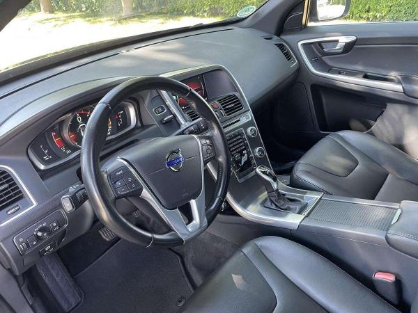 Melns Volvo XC60 2014 Marijampole, ar dzinēja tilpumu 2.40 L un nobraukumu 263 tūkst. km par 13650 €, foto 6 vietnē AUTOMOTO.COM.LV