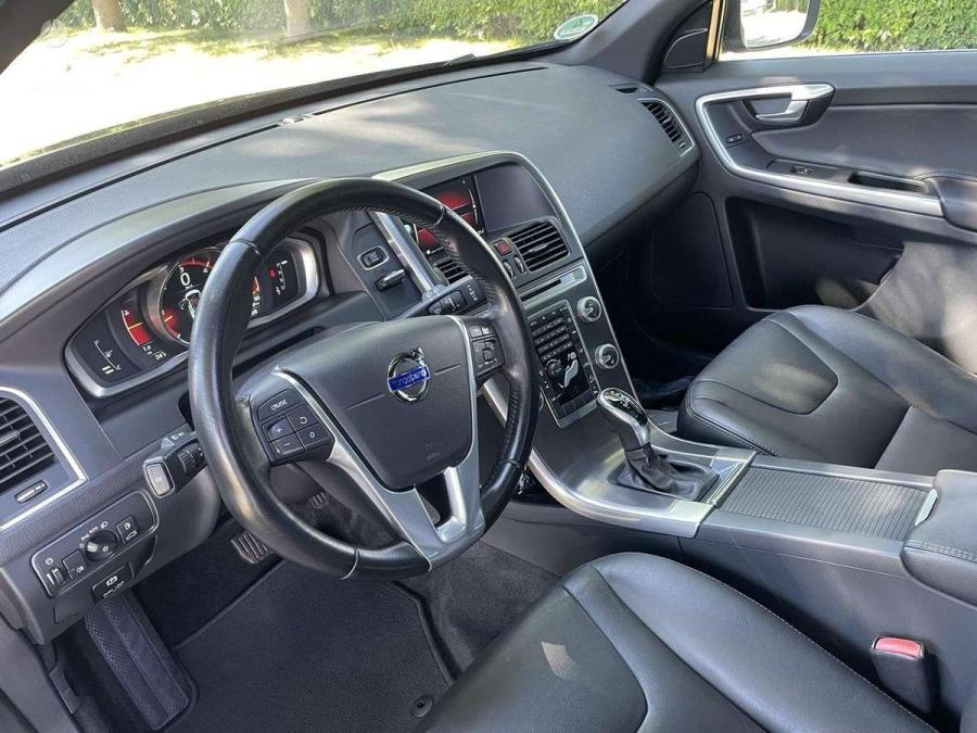 Melns Volvo XC60 2014 Marijampole, ar dzinēja tilpumu 2.40 L un nobraukumu 263 tūkst. km par 13650 €, foto 7 vietnē AUTOMOTO.COM.LV