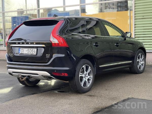 Melns Volvo XC60 2014 Rīga, ar dzinēja tilpumu 2.40 L un nobraukumu 239 tūkst. km par 12000 €, foto 3 vietnē AUTOMOTO.COM.LV