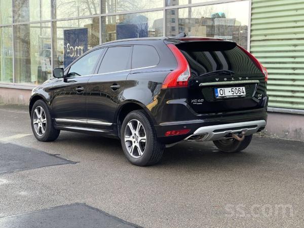 Melns Volvo XC60 2014 Rīga, ar dzinēja tilpumu 2.40 L un nobraukumu 239 tūkst. km par 12000 €, foto 5 vietnē AUTOMOTO.COM.LV