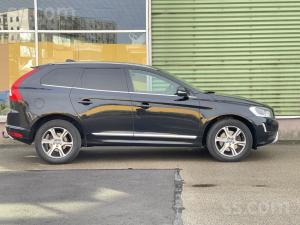 Melns Volvo XC60 2014 Rīga, ar dzinēja tilpumu 2.40 L un nobraukumu 239 tūkst. km par 12000 €, foto 3 vietnē AUTOMOTO.COM.LV