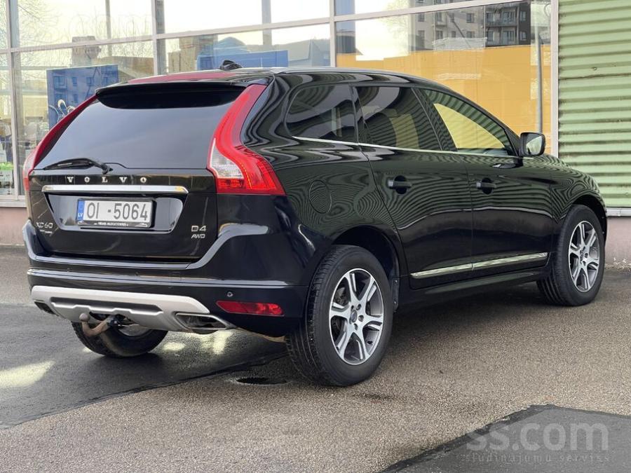 Melns Volvo XC60 2014 Rīga, ar dzinēja tilpumu 2.40 L un nobraukumu 239 tūkst. km par 12000 €, foto 4 vietnē AUTOMOTO.COM.LV