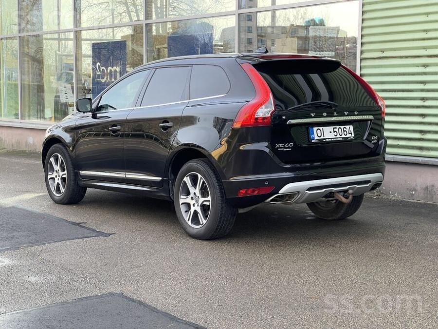 Melns Volvo XC60 2014 Rīga, ar dzinēja tilpumu 2.40 L un nobraukumu 239 tūkst. km par 12000 €, foto 6 vietnē AUTOMOTO.COM.LV