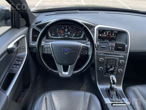 Black Volvo XC60 2014 in Riga, with an engine capacity of 2.40 L and mileage of 239 thousand km for 12000 €, photo 9 on AUTOMOTO.COM.LV