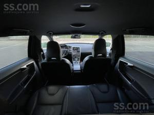 Melns Volvo XC60 2014 Rīga, ar dzinēja tilpumu 2.40 L un nobraukumu 239 tūkst. km par 12000 €, foto 12 vietnē AUTOMOTO.COM.LV