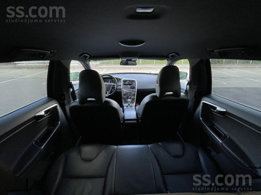 Melns Volvo XC60 2014 Rīga, ar dzinēja tilpumu 2.40 L un nobraukumu 239 tūkst. km par 12000 €, foto 12 vietnē AUTOMOTO.COM.LV